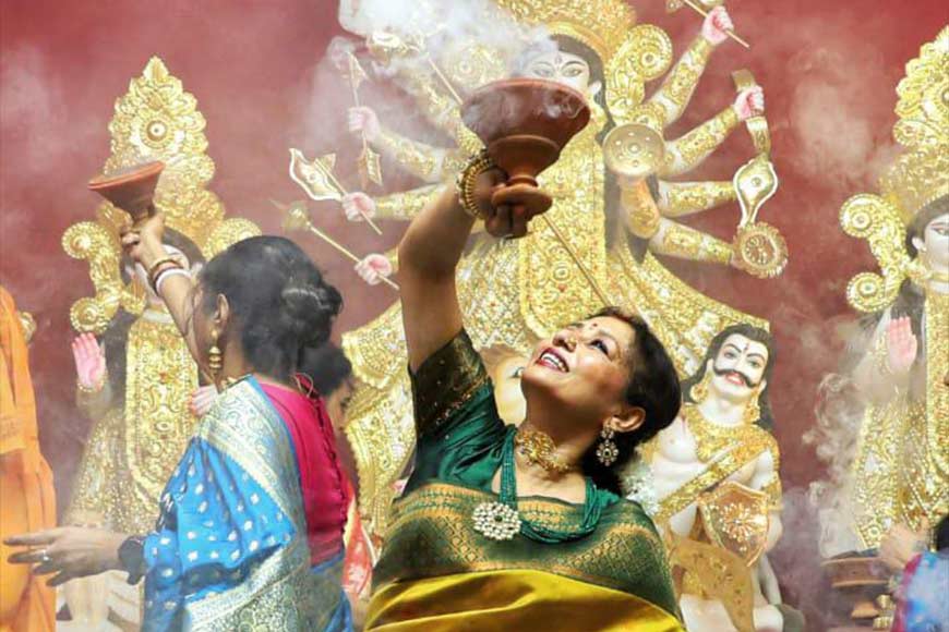 Dhunuchi Naach : A sacred offering to Goddess Durga – GetBengal story